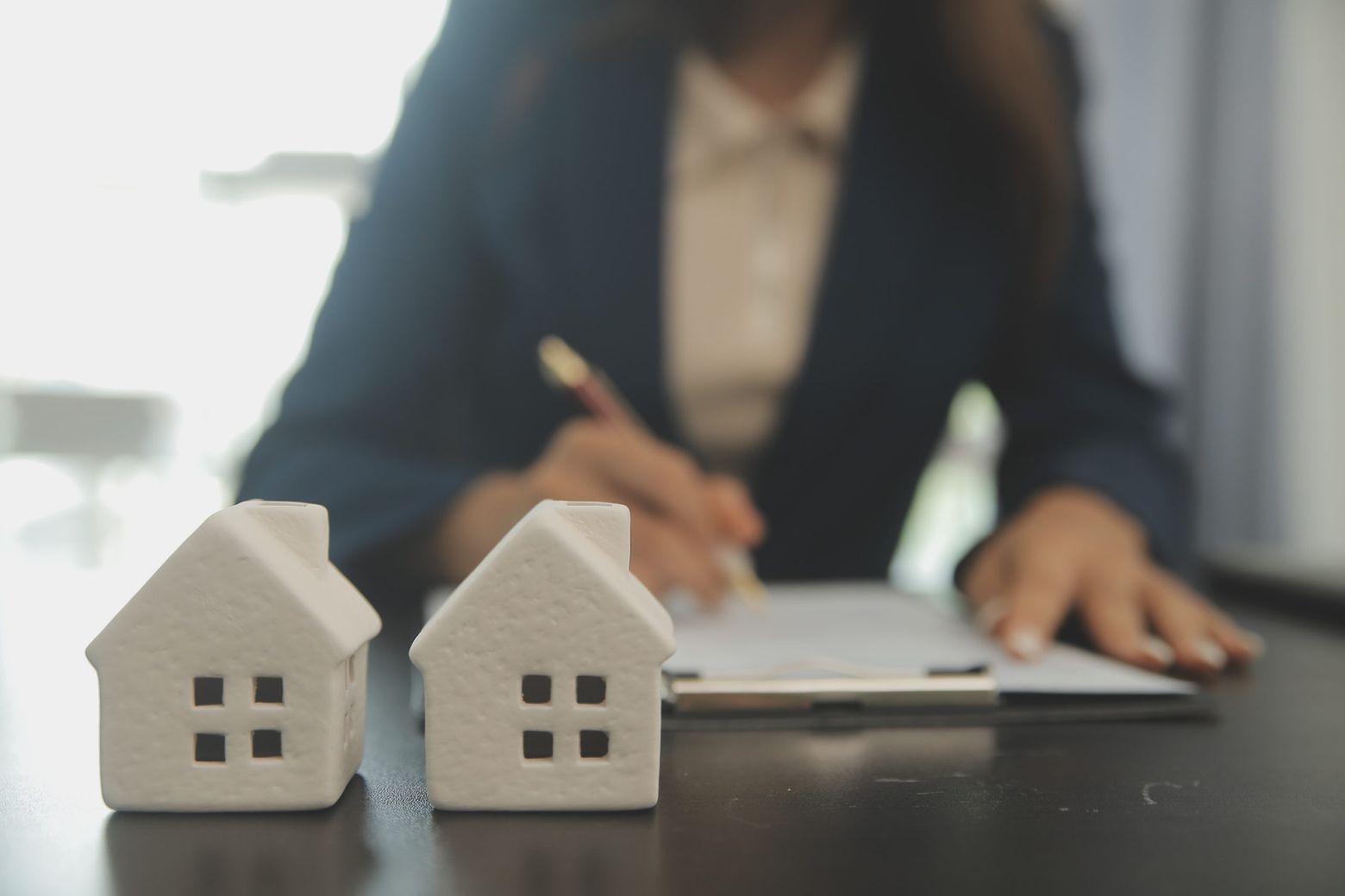 Unlock the Benefits of an AI Leasing Agent for Your Property | Swiftlane