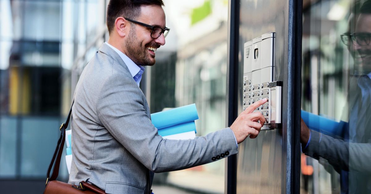 Wireless Commercial Intercom Systems- 15 Things You Should Look For | Swiftlane